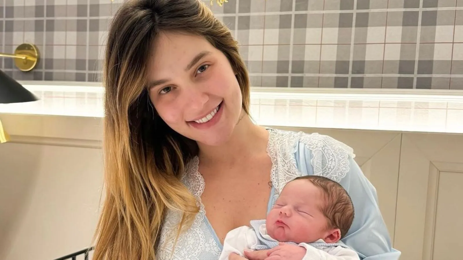 Virginia Fonseca considera cirurgia para retirada de silicone após ...